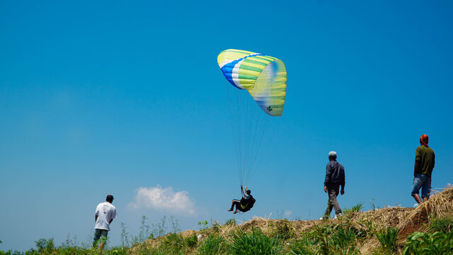 Paralayang Images – Browse 158 Stock Photos, Vectors, and Video | Adobe ...