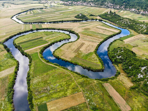 "River Meander"-Bilder: Stock-Fotos & -Videos. | Adobe Stock