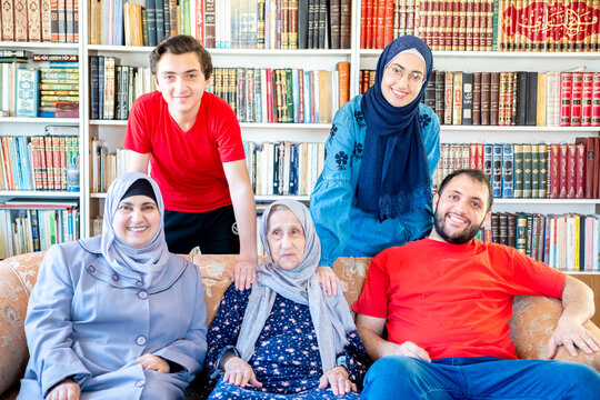 Relatives Images – Browse 148,895 Stock Photos, Vectors, and Video ...