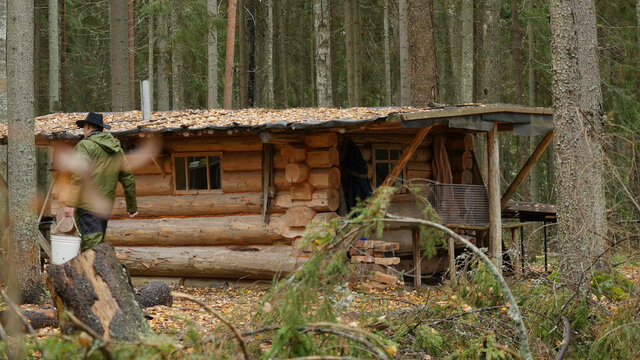 "Hunting Hut" Images – Browse 46 Stock Photos, Vectors, and Video ...