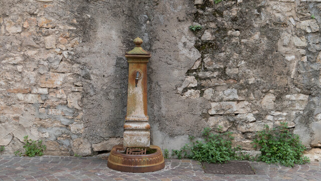 「Fontanella」の写真素材 | 765件の無料イラスト画像 | Adobe Stock