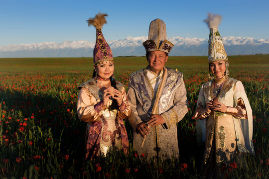 Kobyz Bilder – Durchsuchen 154 Archivfotos, Vektorgrafiken und Videos ...