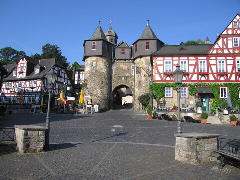 รูปภาพBurgtor – เลือกดูภาพถ่ายสต็อก เวกเตอร์ และวิดีโอ1,859 | Adobe Stock