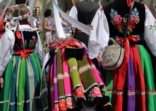 รูปภาพLowicz – เลือกดูภาพถ่ายสต็อก เวกเตอร์ และวิดีโอ447 | Adobe Stock