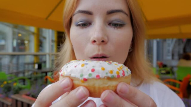 「Lustfully」の写真素材 | 671件の無料イラスト画像 | Adobe Stock