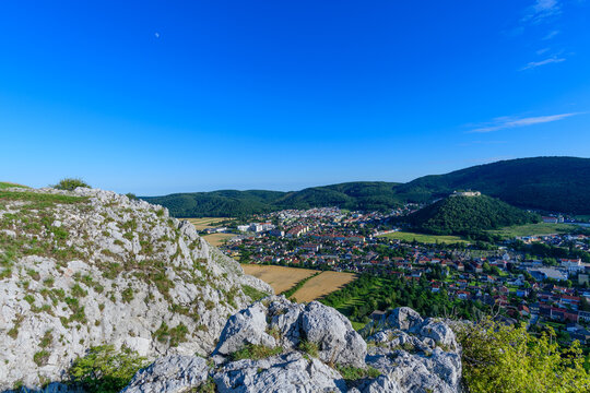 Braunsberg bilder – Bläddra bland 413 stockfoton, vektorer och videor ...