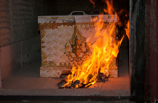 รูปภาพCremate – เลือกดูภาพถ่ายสต็อก เวกเตอร์ และวิดีโอ35,879 | Adobe Stock