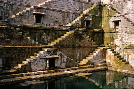 รูปภาพStepwell – เลือกดูภาพถ่ายสต็อก เวกเตอร์ และวิดีโอ2,138 | Adobe Stock