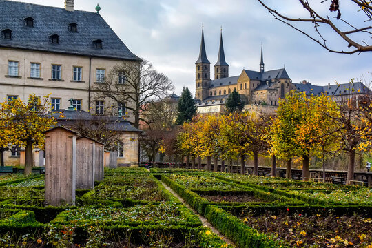 รูปภาพMichelsberg – เลือกดูภาพถ่ายสต็อก เวกเตอร์ และวิดีโอ589 | Adobe Stock