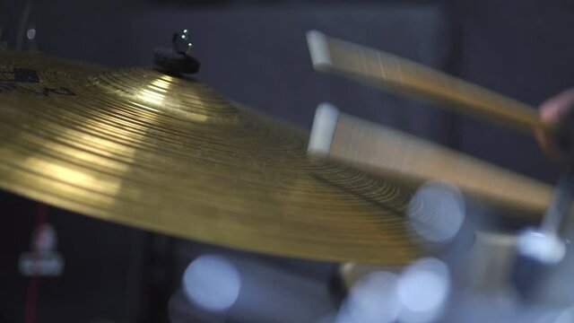 รูปภาพPercussionist – เลือกดูภาพถ่ายสต็อก เวกเตอร์ และวิดีโอ102,011 ...