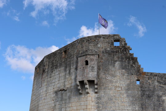 รูปภาพContrefort – เลือกดูภาพถ่ายสต็อก เวกเตอร์ และวิดีโอ678 | Adobe Stock