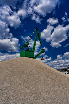 รูปภาพVerladekran – เลือกดูภาพถ่ายสต็อก เวกเตอร์ และวิดีโอ471 | Adobe Stock