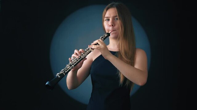 Oboe Bilder – Durchsuchen 3,950 Archivfotos, Vektorgrafiken und Videos ...