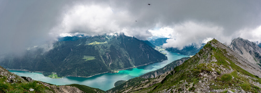 「Seekar」の写真素材 | 677件の無料イラスト画像 | Adobe Stock