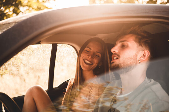 「Lightheartedly」の画像 - 38 件の Stock 写真、ベクターおよびビデオ | Adobe Stock