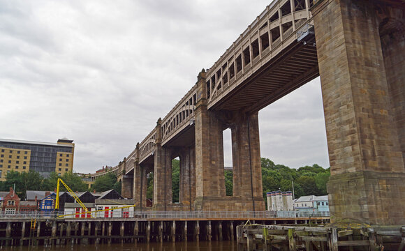 "High Level Bridge"-Bilder: Stock-Fotos & -Videos. | Adobe Stock