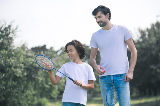 Family Playing Badminton Images – Browse 1,470 Stock Photos, Vectors ...
