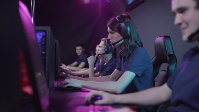 รูปภาพCybersport – เลือกดูภาพถ่ายสต็อก เวกเตอร์ และวิดีโอ367,736 ...