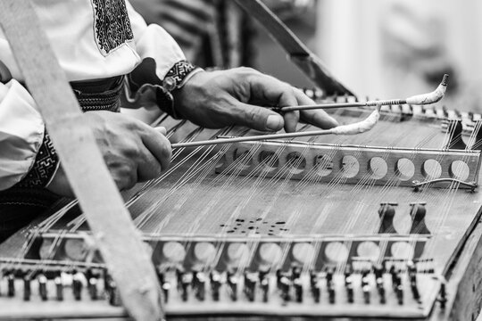 Gusli 画像 - 参照 788 Stock 写真、ベクターおよびビデオ | Adobe Stock