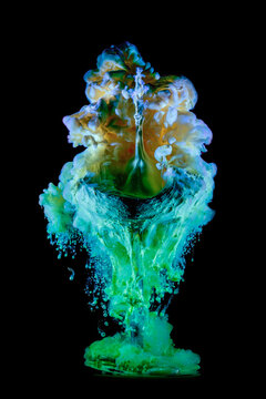 Farbexplosion Images – Browse 17 Stock Photos, Vectors, and Video ...