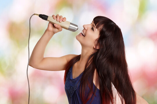 Singen bilder – Bläddra bland 14,419 stockfoton, vektorer och videor ...