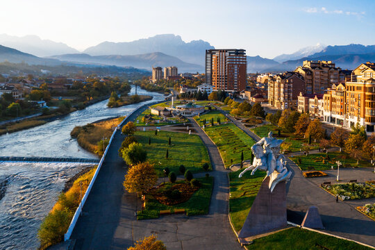 「Vladikavkaz」の画像 - 673 件の Stock 写真、ベクターおよびビデオ | Adobe Stock