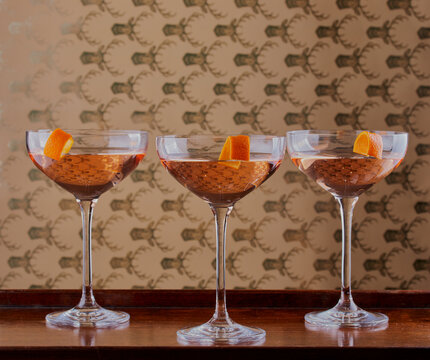 รูปภาพTipple – เลือกดูภาพถ่ายสต็อก เวกเตอร์ และวิดีโอ55,141 | Adobe Stock