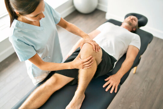 Chirotherapy - Images et vidéos libres de droits | Adobe Stock