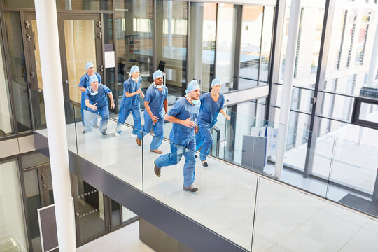 Rettungsstelle bilder – Bläddra bland 210 stockfoton, vektorer och ...