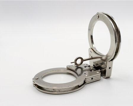 "Police Handcuffs" Billeder – Gennemse 279 stockfotos, vektorer og ...