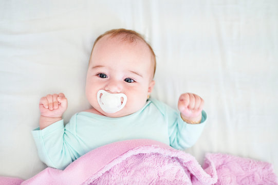 Nuggi Bilder – Durchsuchen 84,921 Archivfotos, Vektorgrafiken und ...