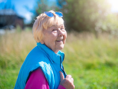 "90 Years Old" Images – Browse 754 Stock Photos, Vectors, and Video ...