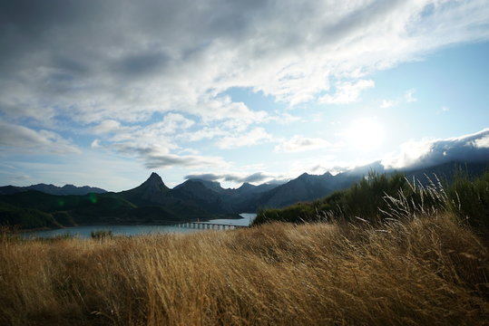 รูปภาพPantano – เลือกดูภาพถ่ายสต็อก เวกเตอร์ และวิดีโอ11,851 | Adobe Stock