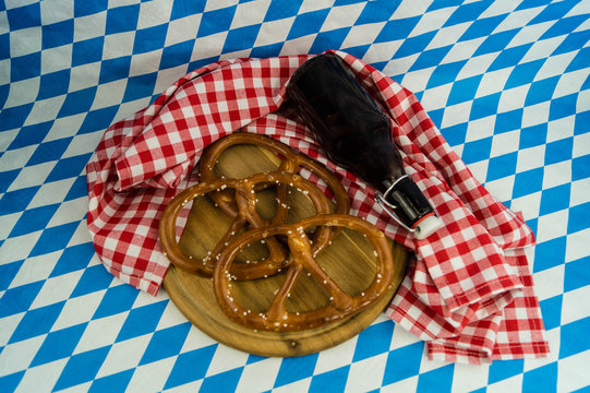 Anstechen Bilder – Durchsuchen 63 Archivfotos, Vektorgrafiken und ...