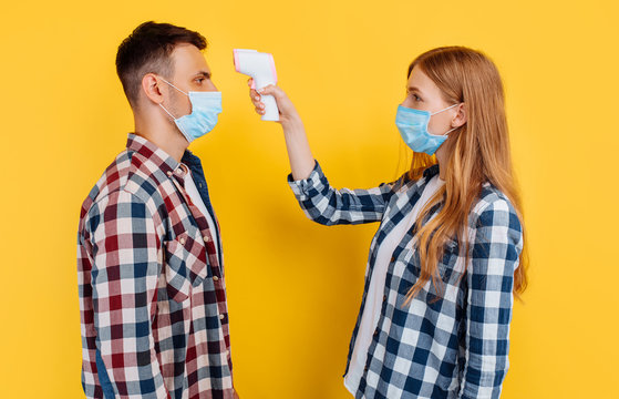 Student Temperature Check Images – Browse 920 Stock Photos, Vectors ...