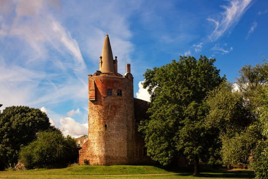 Turmruine Bilder – Durchsuchen 298,166 Archivfotos, Vektorgrafiken und ...