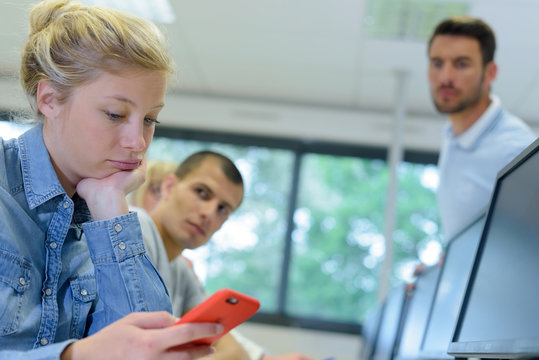 Disrespect Images – Parcourir 8,570 le catalogue de photos, vecteurs et ...