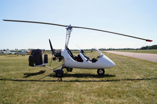 Autogyro bilder – Bläddra bland 1,921 stockfoton, vektorer och videor ...