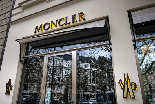 Moncler Bilder – Durchsuchen 172 Archivfotos, Vektorgrafiken und Videos ...