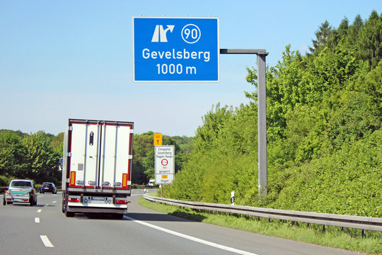 "Autobahn 1" Images – Browse 52 Stock Photos, Vectors, and Video ...