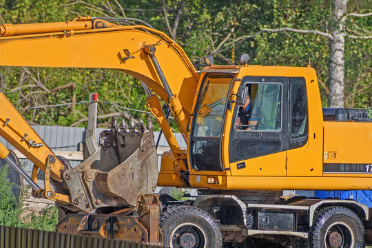 "Excavator Operator" Images – Browse 211 Stock Photos, Vectors, and ...