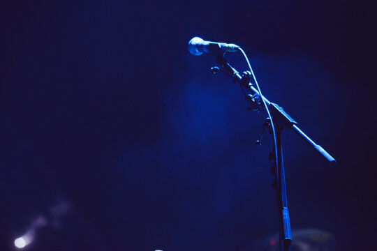 Microphone Stage Spotlight Images – Browse 14,775 Stock Photos, Vectors ...