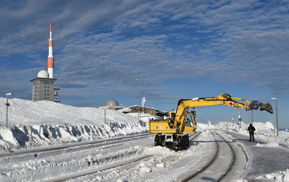 「Zweiwegebagger」の画像 - 34 件の Stock 写真、ベクターおよびビデオ | Adobe Stock