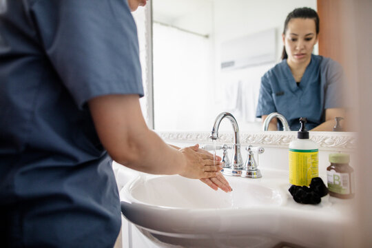 รูปภาพScrubbing – เลือกดูภาพถ่ายสต็อก เวกเตอร์ และวิดีโอ423,459 | Adobe ...