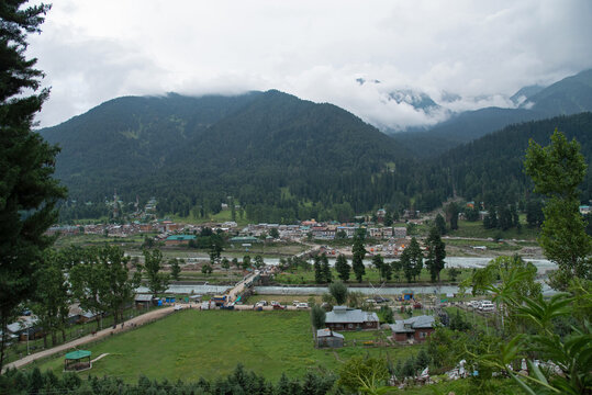 รูปภาพPahalgam – เลือกดูภาพถ่ายสต็อก เวกเตอร์ และวิดีโอ1,370 | Adobe Stock