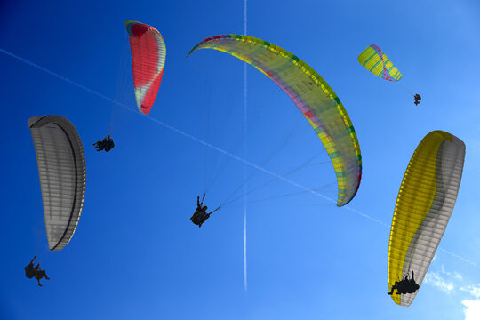 Imagens de Paragleiter – Explore Fotografias do Stock, Vetores e Vídeos ...