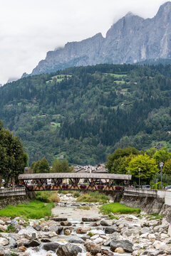 รูปภาพDolomitic – เลือกดูภาพถ่ายสต็อก เวกเตอร์ และวิดีโอ3,996 | Adobe Stock