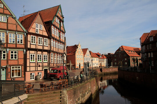 「Schwinge」の写真素材 | 4,249件の無料イラスト画像 | Adobe Stock