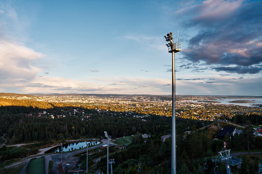 รูปภาพHolmenkollen – เลือกดูภาพถ่ายสต็อก เวกเตอร์ และวิดีโอ946 | Adobe ...