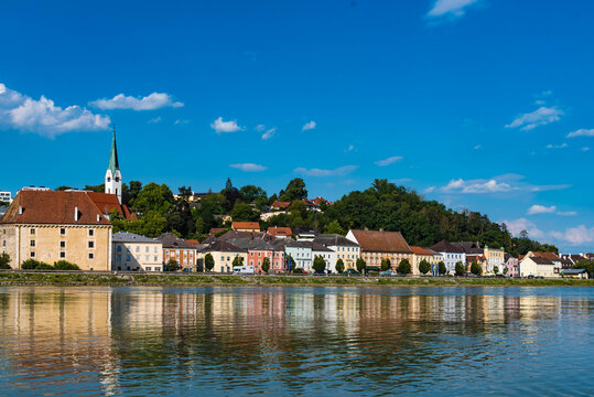 รูปภาพ"Donau – เลือกดูภาพถ่ายสต็อก เวกเตอร์ และวิดีโอ42,287 | Adobe Stock